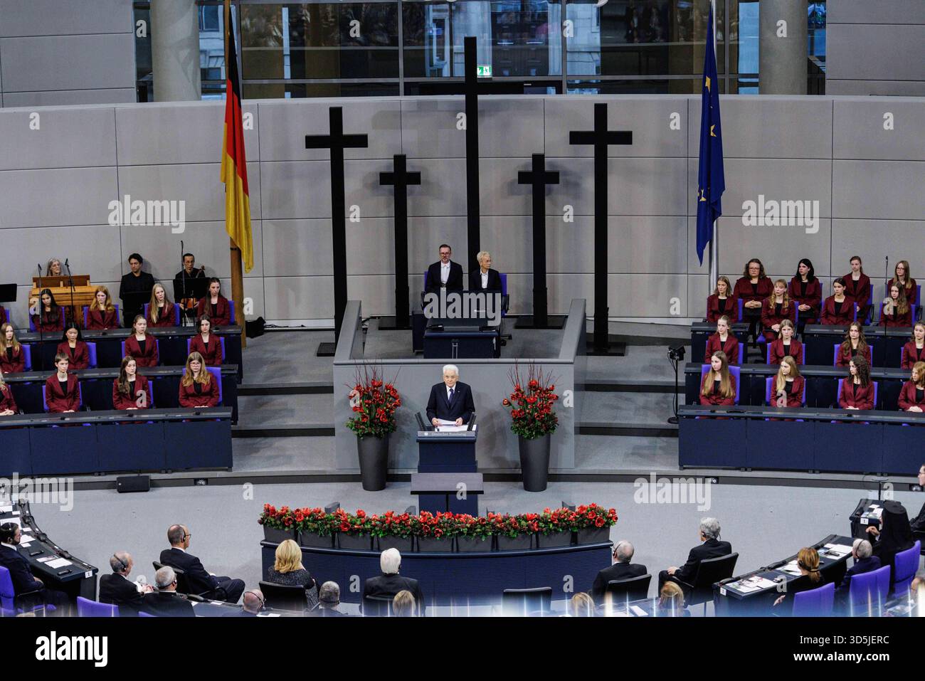 Sergio Mattarella, President of Italy, speaks in the German Bundestag ...