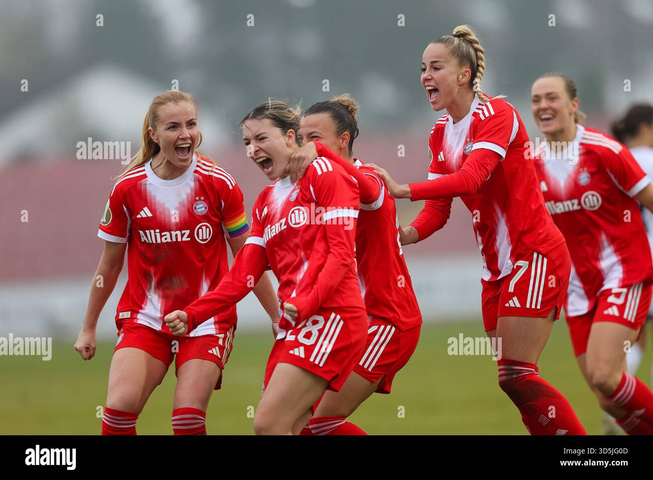 Celebration for the goal [goal] at 0:1 by Barbara Dunst (FC FC Bayern ...