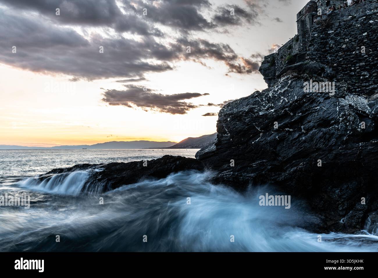 Seaswell hi-res stock photography and images - Alamy