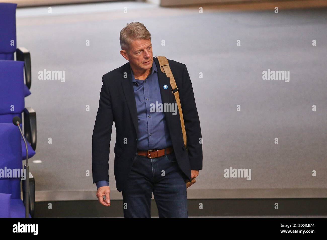 Berlin, Deutschland, 08.10.2025: Deutscher Bundestag: 30 ...