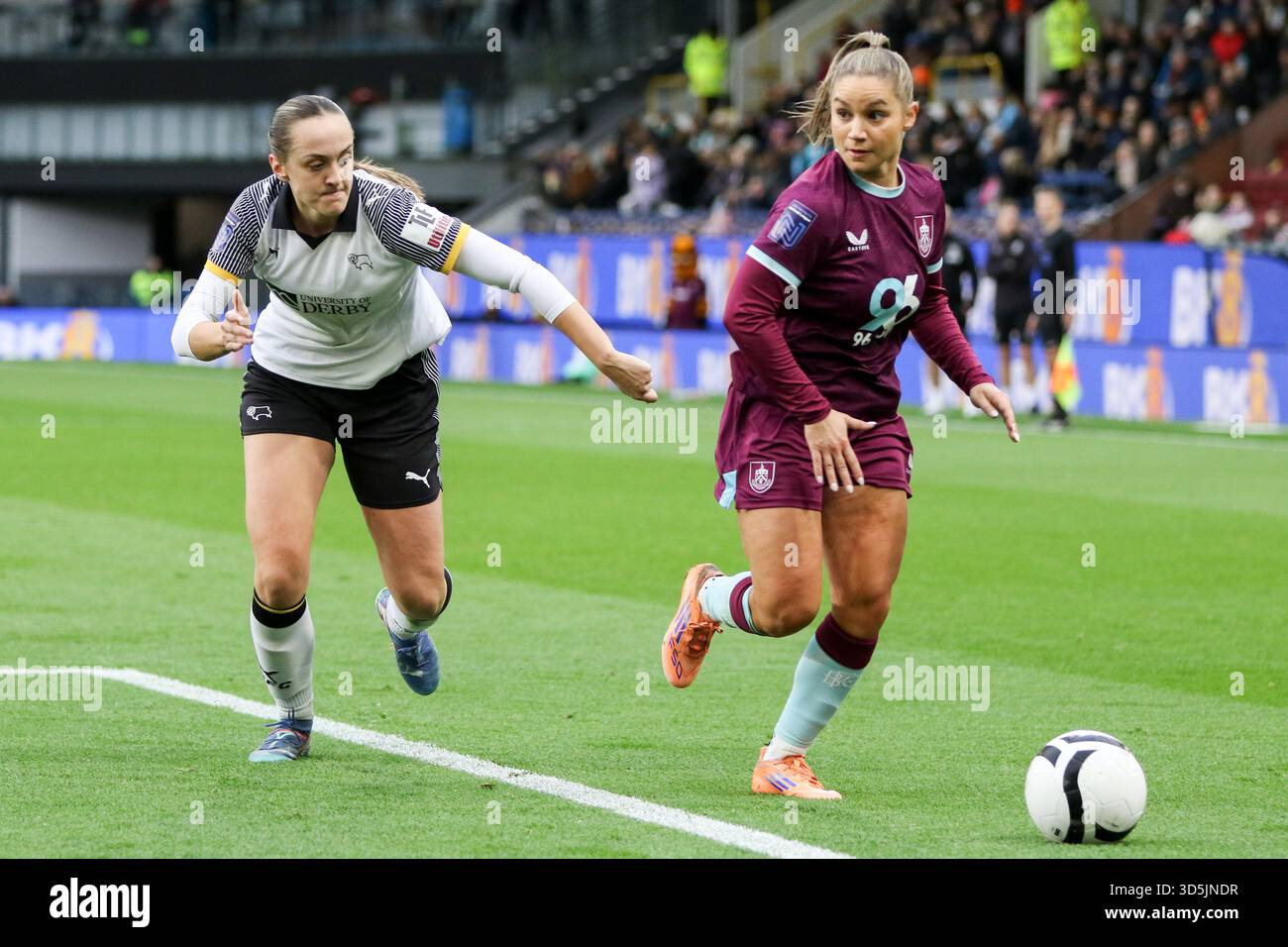 Alethea Paul (22 Burnley) controls the ball during the FA Women's ...