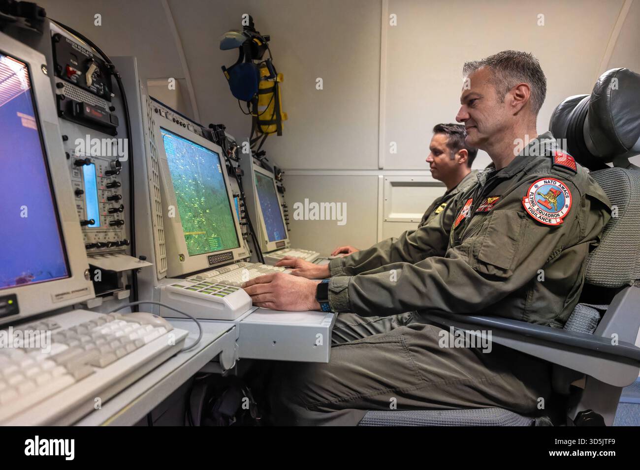 NATO-Generalsekretär Mark Rutte in Geilenkirchen. Zwei Operators im ...