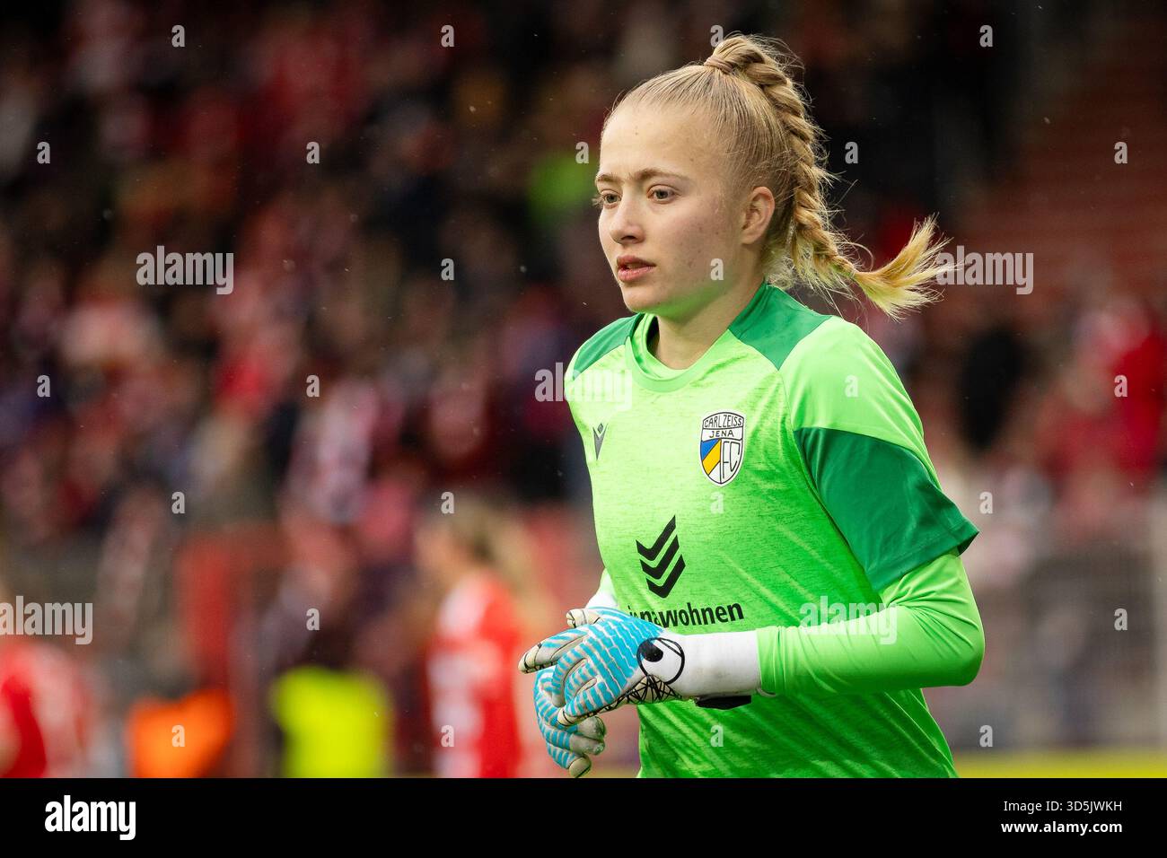Berlin, Germany. 15th, November 2025. Goalkeeper Jasmin Janning (1) of Carl Zeiss Jena seen ...