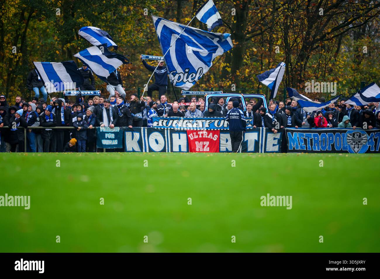 16 November 2025, North Rhine-Westphalia, Sonsbeck: Soccer: Lower Rhine ...