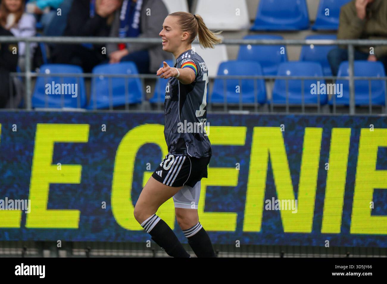 Sinsheim, Germany November 16, 2025: DFB Women's Cup - Round of 16 ...