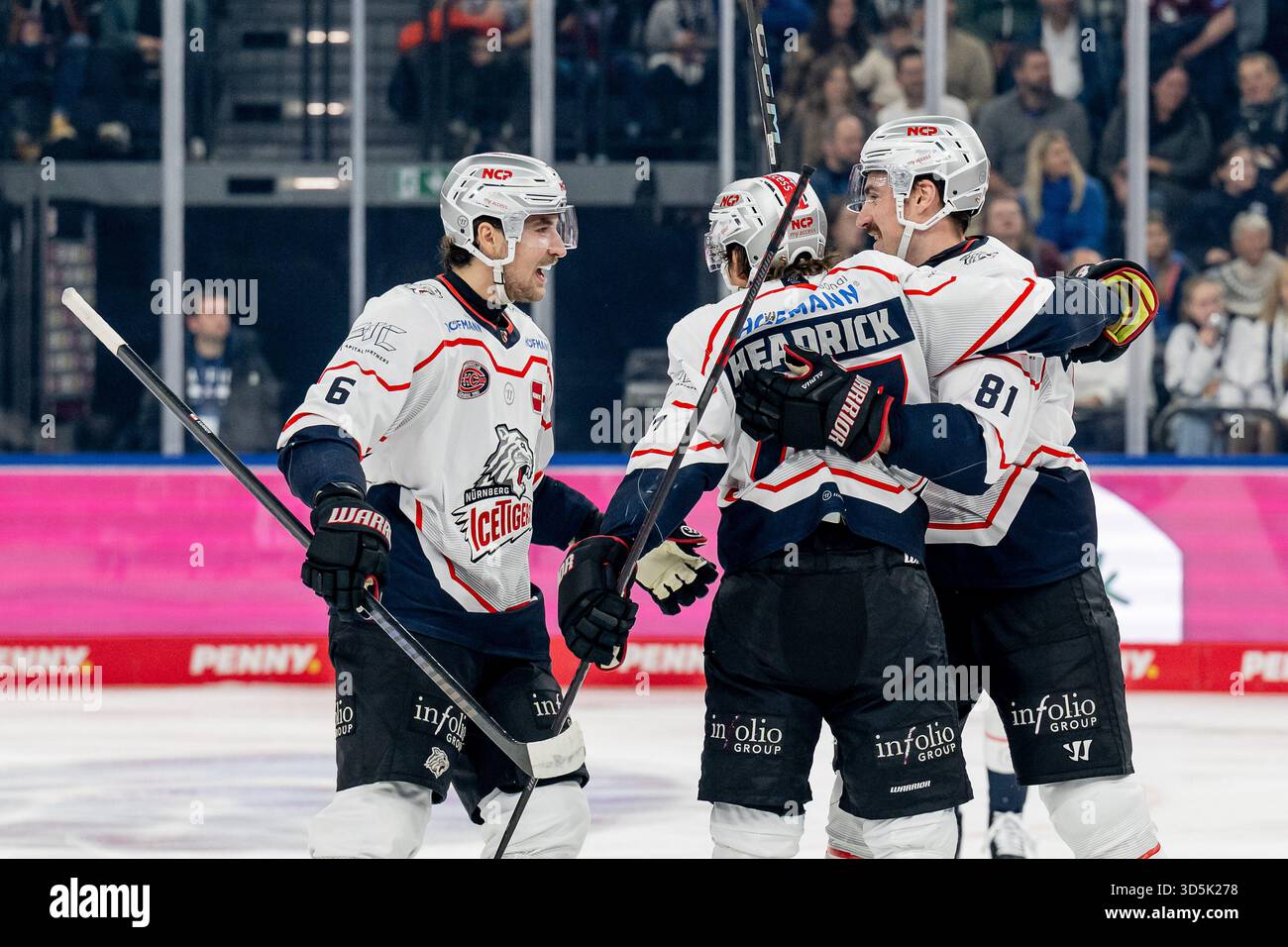 Julius Karrer (Nuremberg Ice Tigers, #6) and Brett Murray (Nuremberg ...