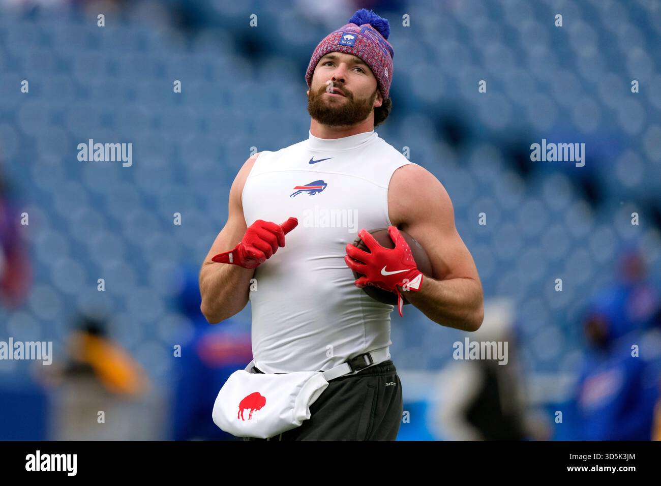 Buffalo Bills tight end Dawson Knox (88) warms up before an NFL ...