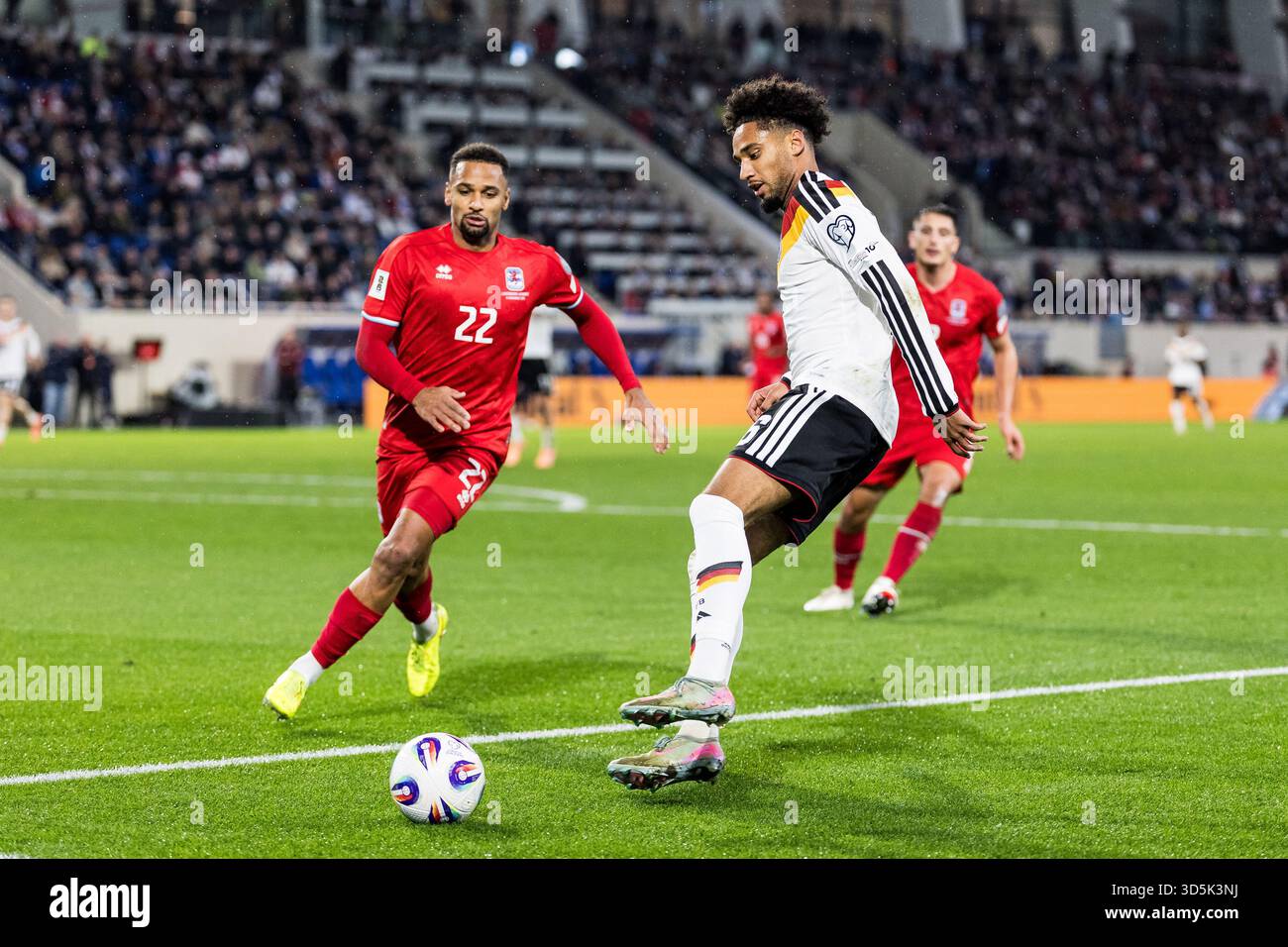 One-on-one Marvin Martins (Luxembourg, 22), Kevin Schade (Germany, 16 ...