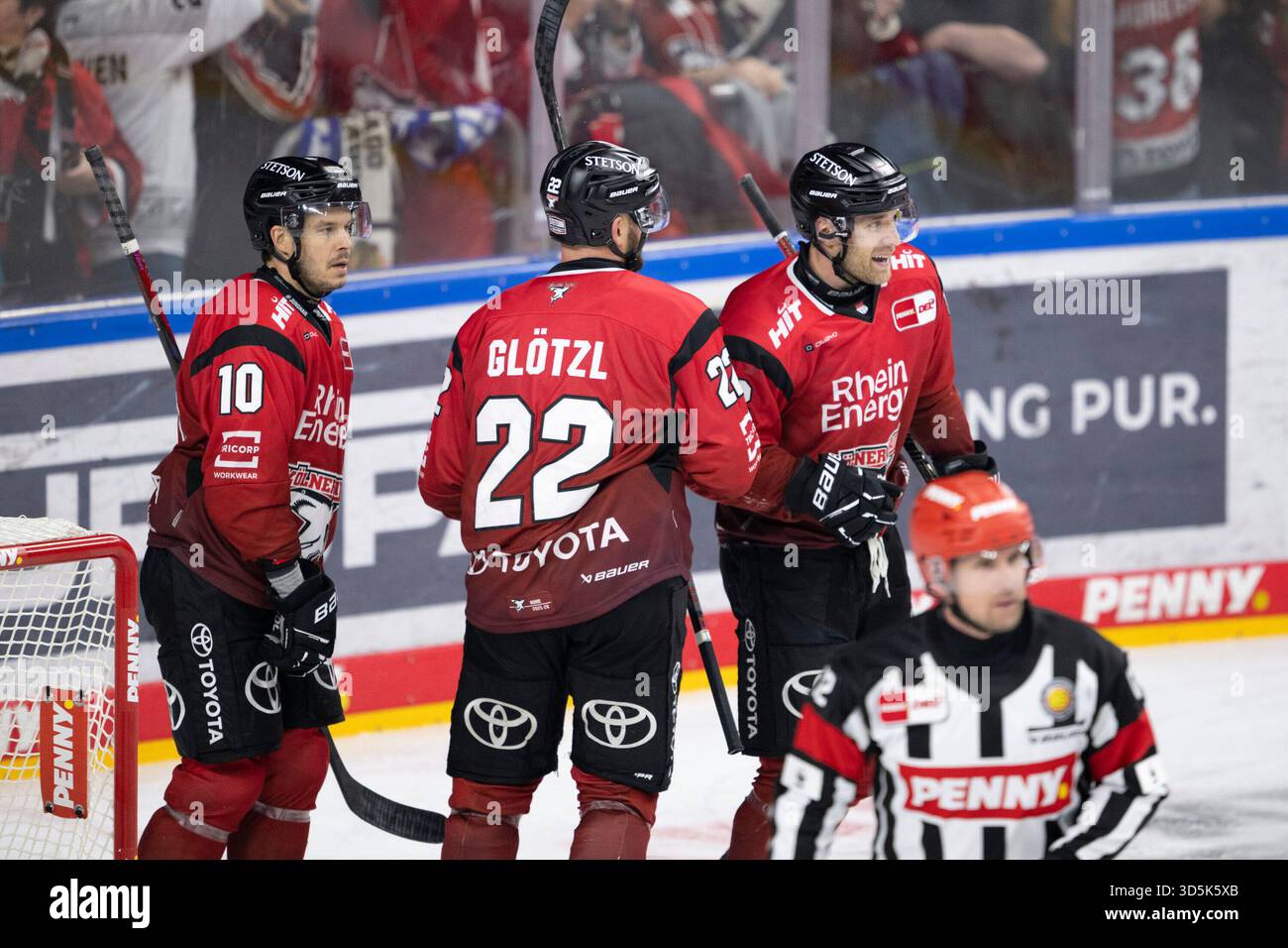 Tanner Kero (Cologne Sharks, Forward, #10); Maximilian Glötzl (Cologne ...