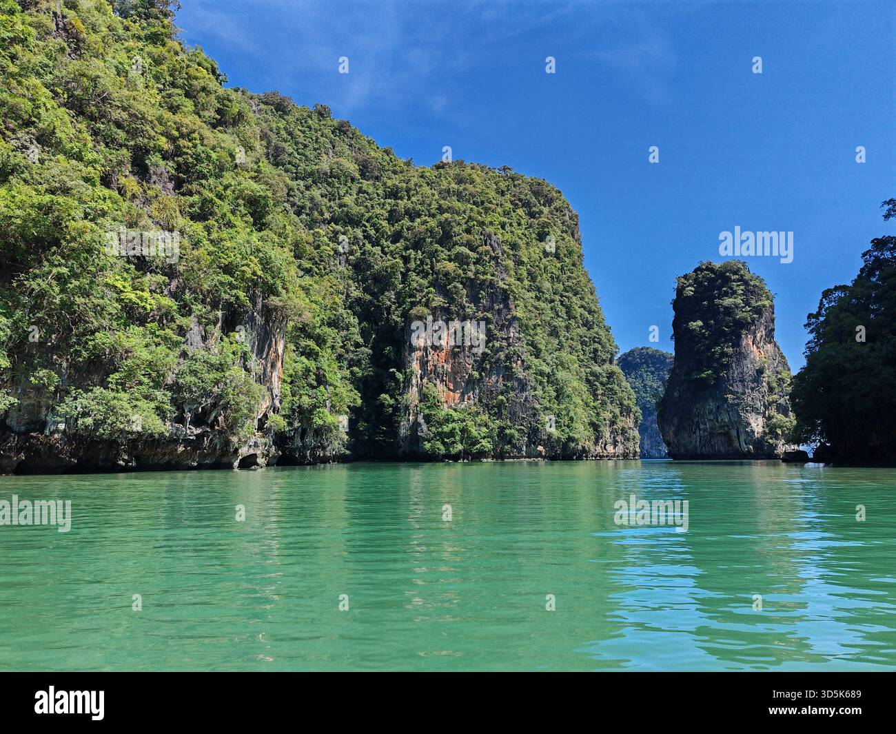 Limestone cliffs stunning coastal hi-res stock photography and images ...