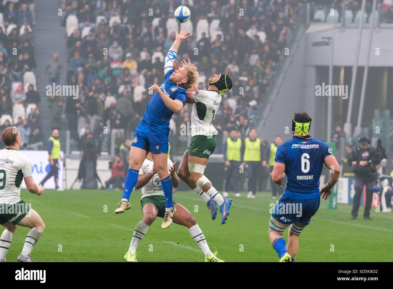 (L) Louis Lynagh of Italy and (R) Edwill van der Merwe of South Africa ...