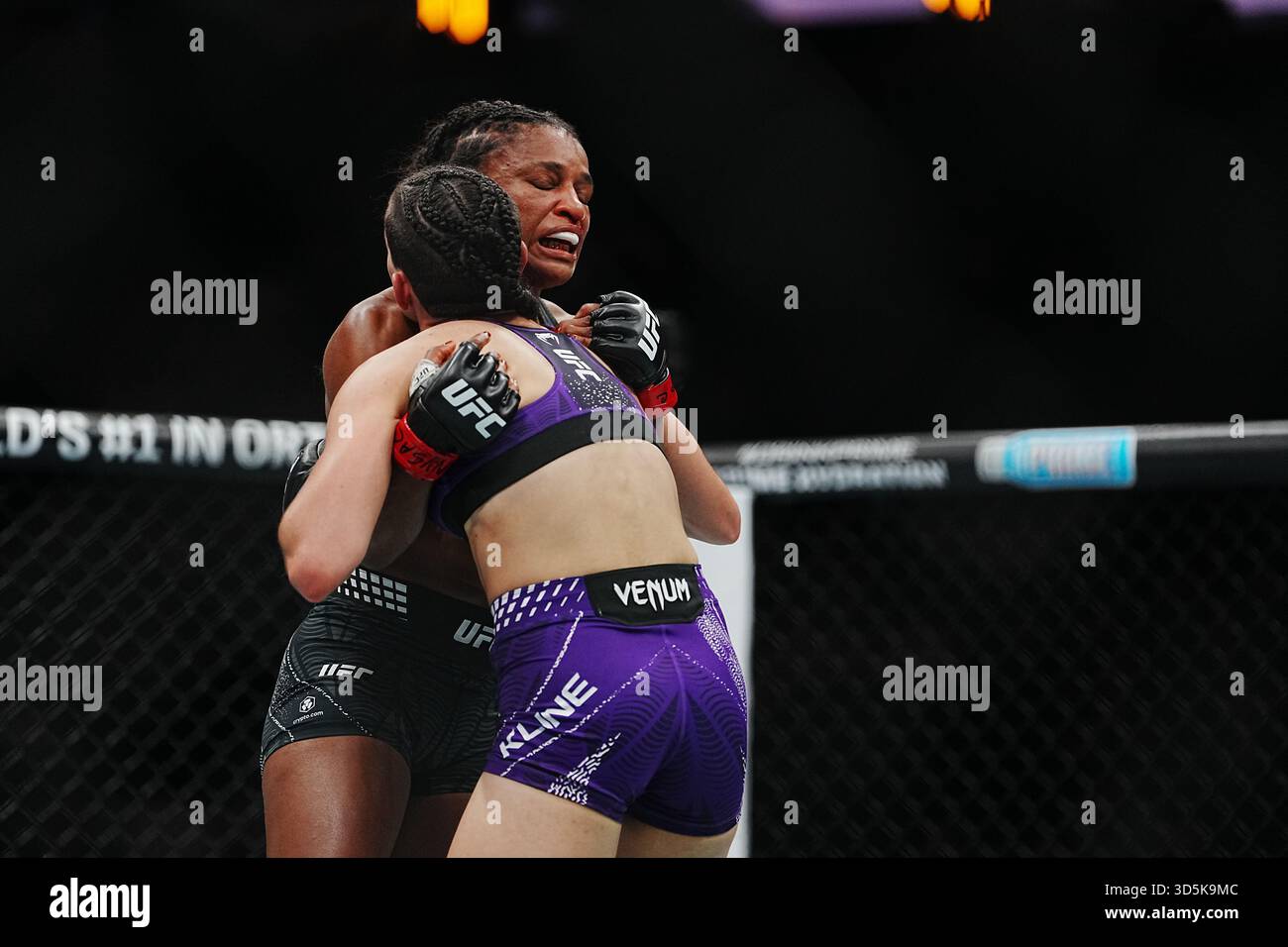 NEW YORK CITY, NY- NOVEMBER 15:Angela Hill and Fatima Kline meet in the ...