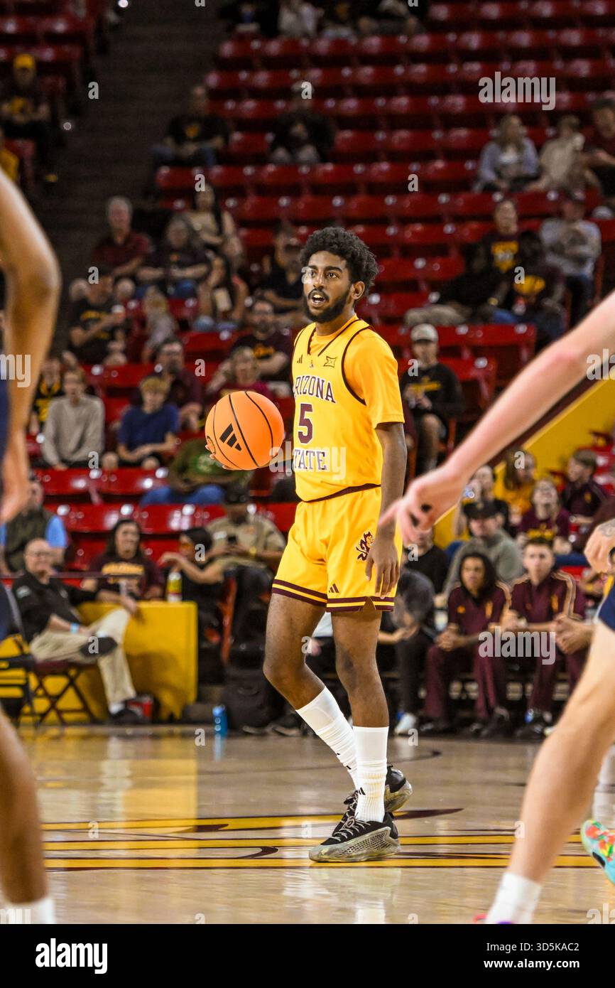 Arizona State Sun Devils guard Maurice Odum (5) looks to pass the ball ...