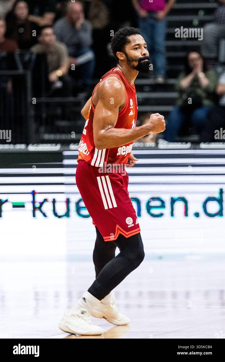 Spencer Dinwiddie (FC FC Bayern Munich, 26) celebrates BBL Cup: Vet ...