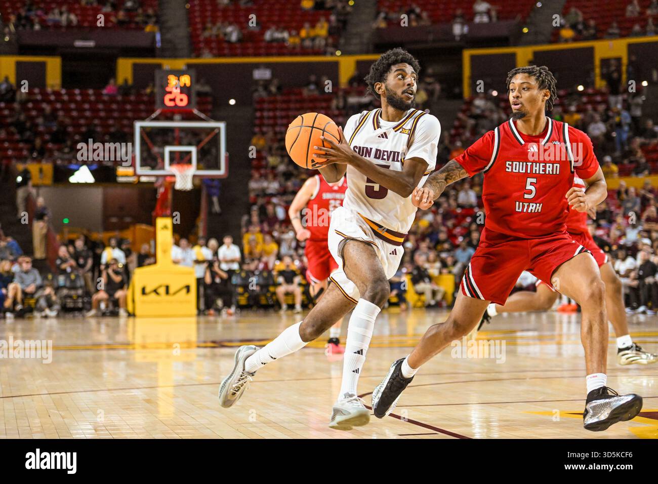 Arizona State Sun Devils guard Maurice Odum (5) drives towards the ...