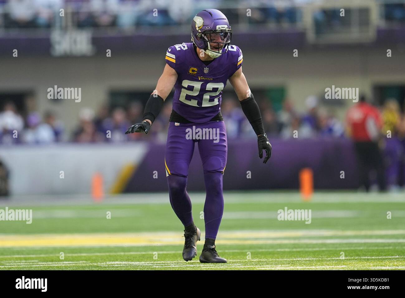 Minnesota Vikings safety Harrison Smith (22) lines up a play during the ...