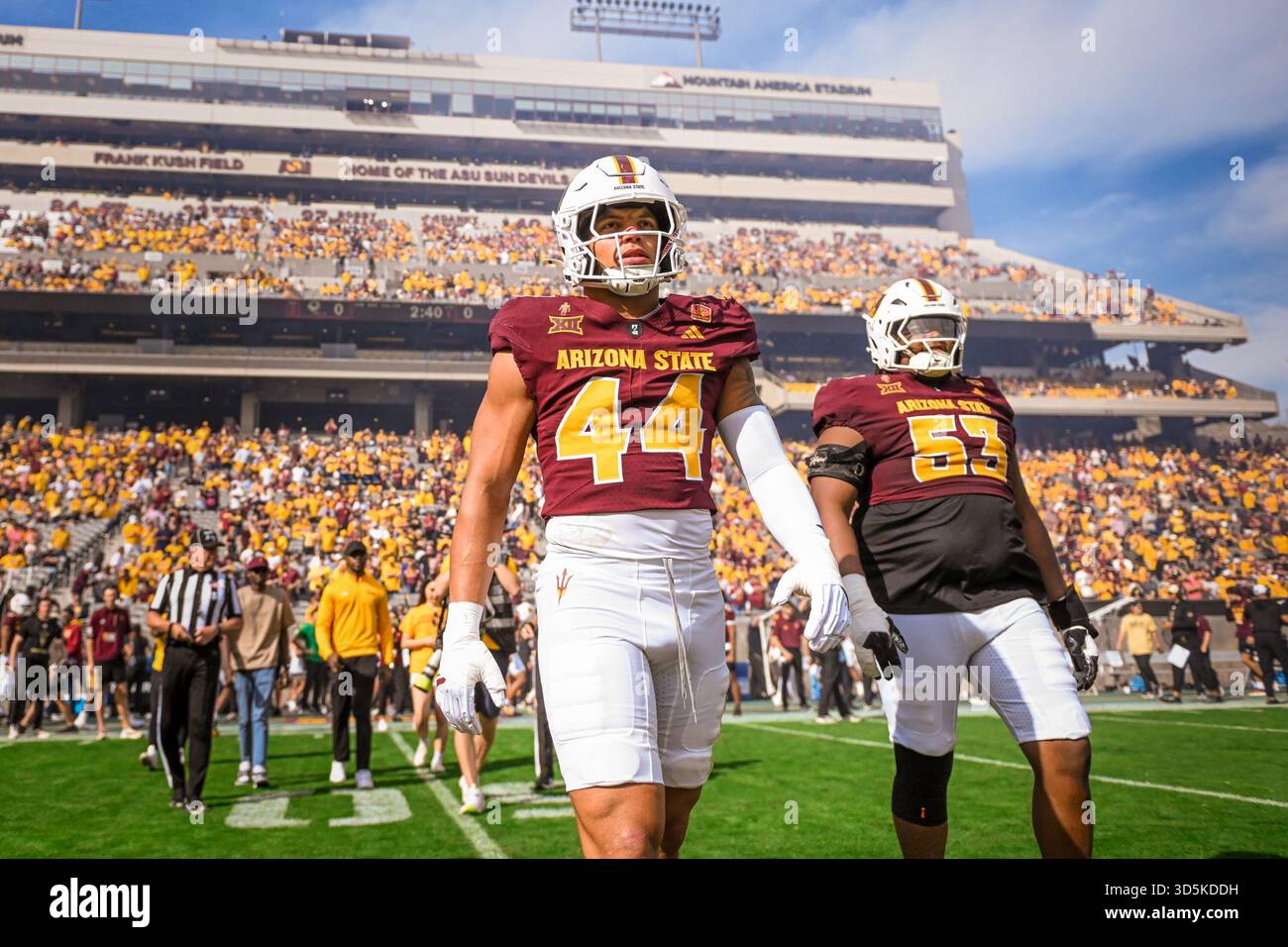 Arizona State Sun Devils linebacker Keyshaun Elliott (44), and ...