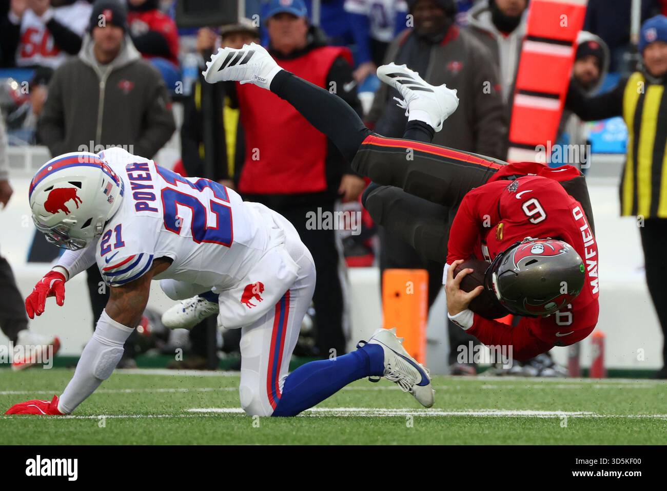 Tampa Bay Buccaneers quarterback Baker Mayfield (6) runs against ...