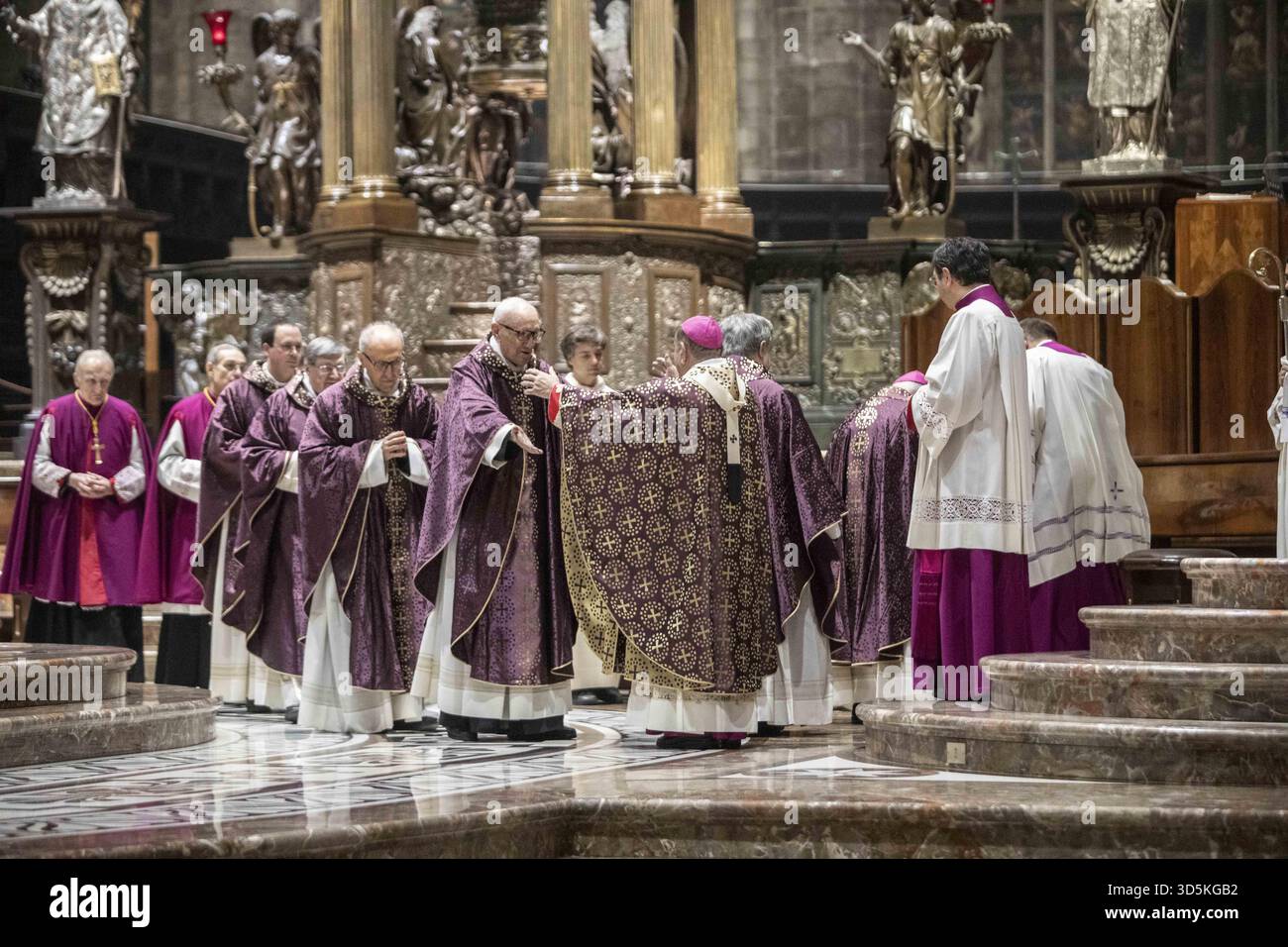Milan Cathedral: Eucharistic celebration at the beginning of Advent ...