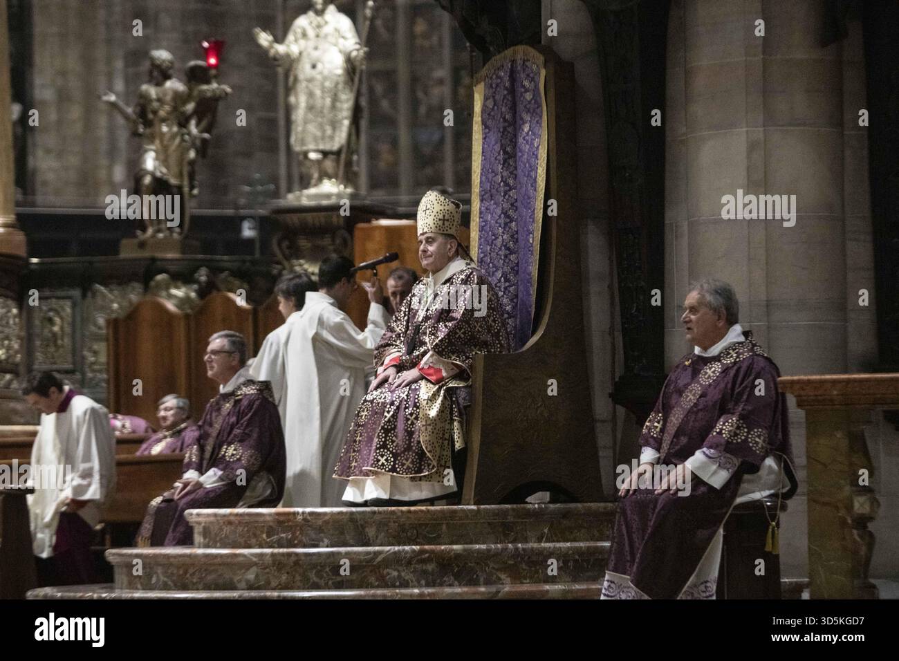 Milan Cathedral: Eucharistic celebration at the beginning of Advent ...