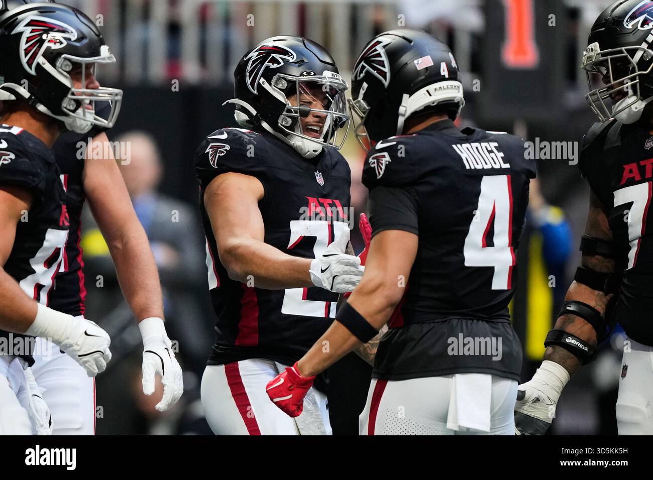 Atlanta Falcons running back Tyler Allgeier (25) celebrates his ...