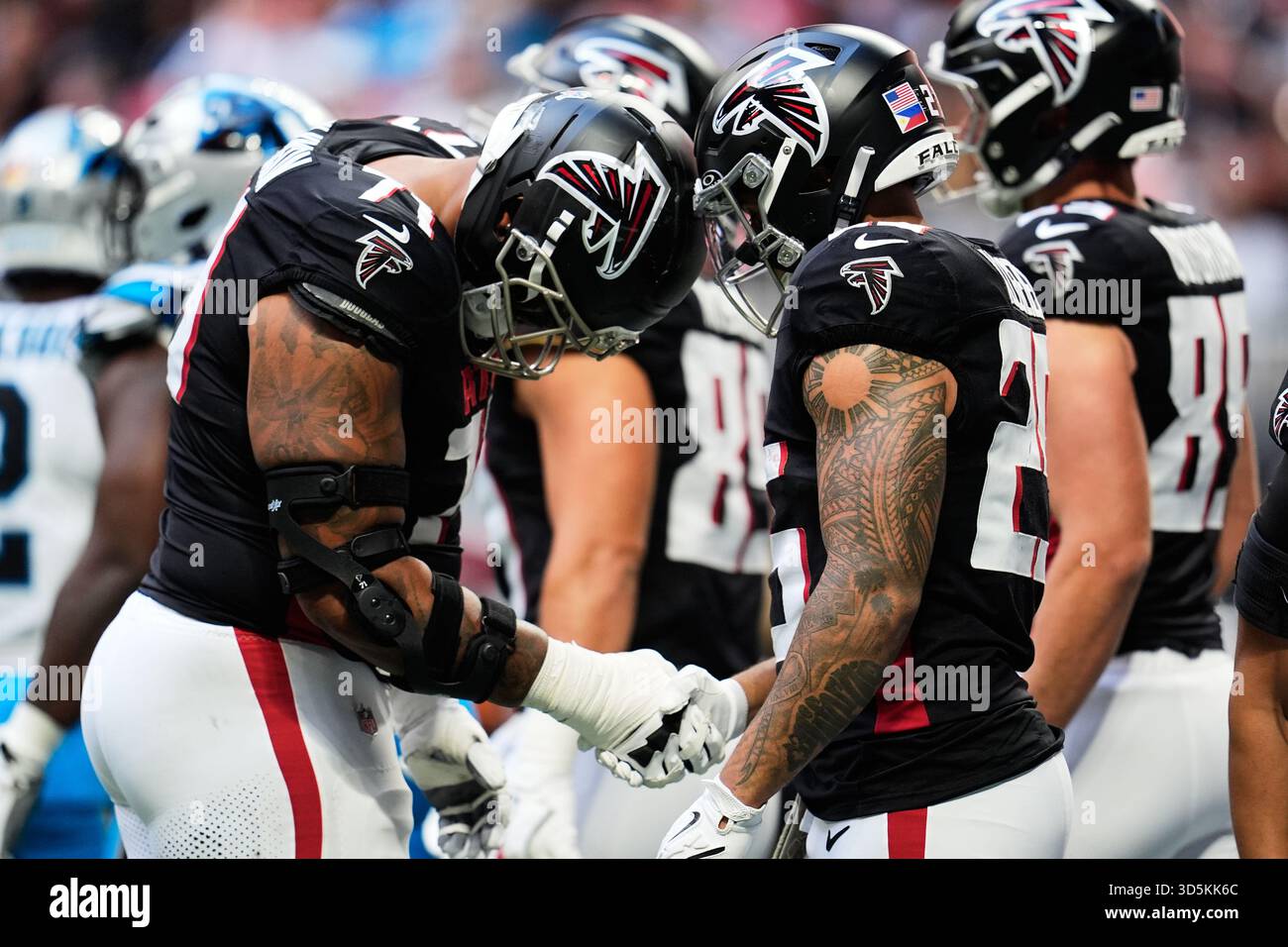 Atlanta Falcons running back Tyler Allgeier (25) celebrates his ...