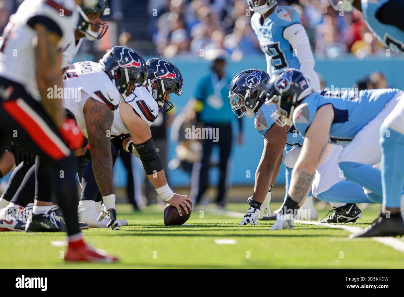 Houston Texans offense lines up against the Tennessee Titans defense ...