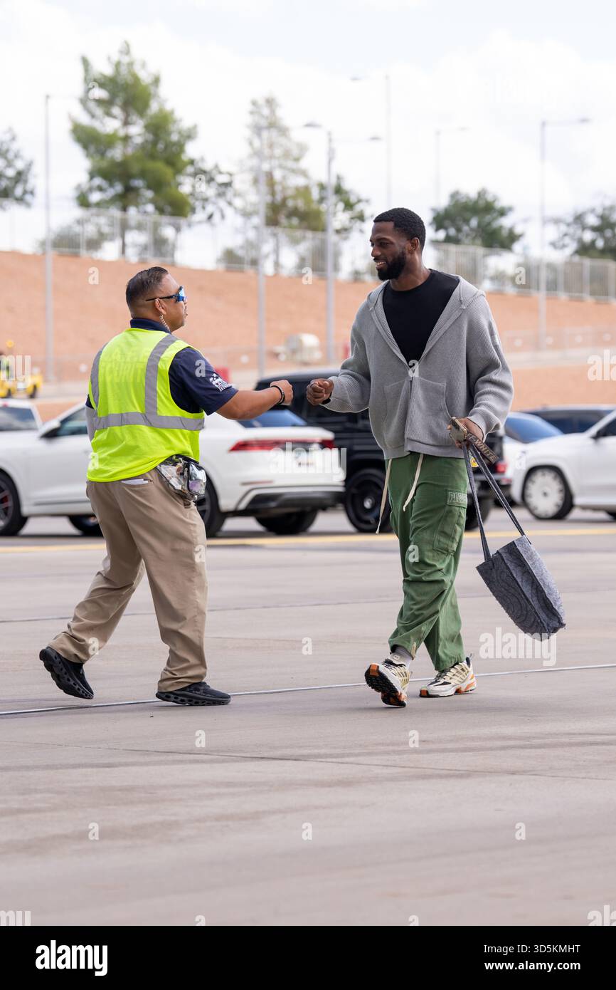 Arizona Cardinals linebacker Elliott Brown, right, arrives to State ...