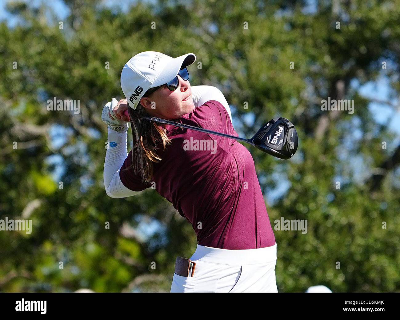 BELLEAIR, FL - NOVEMBER 16: LPGA player Jennifer Kupcho plays her tee ...