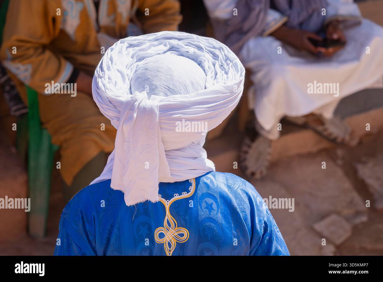 Tuareg man, dressed in traditional clothing, in Ait Benhaddou Kasbah ...