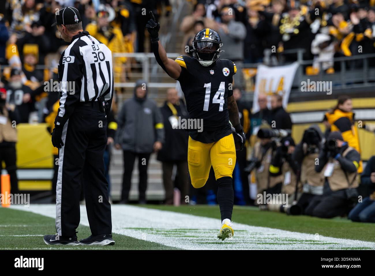 Pittsburgh Steelers running back Kenneth Gainwell (14) celebrates after ...