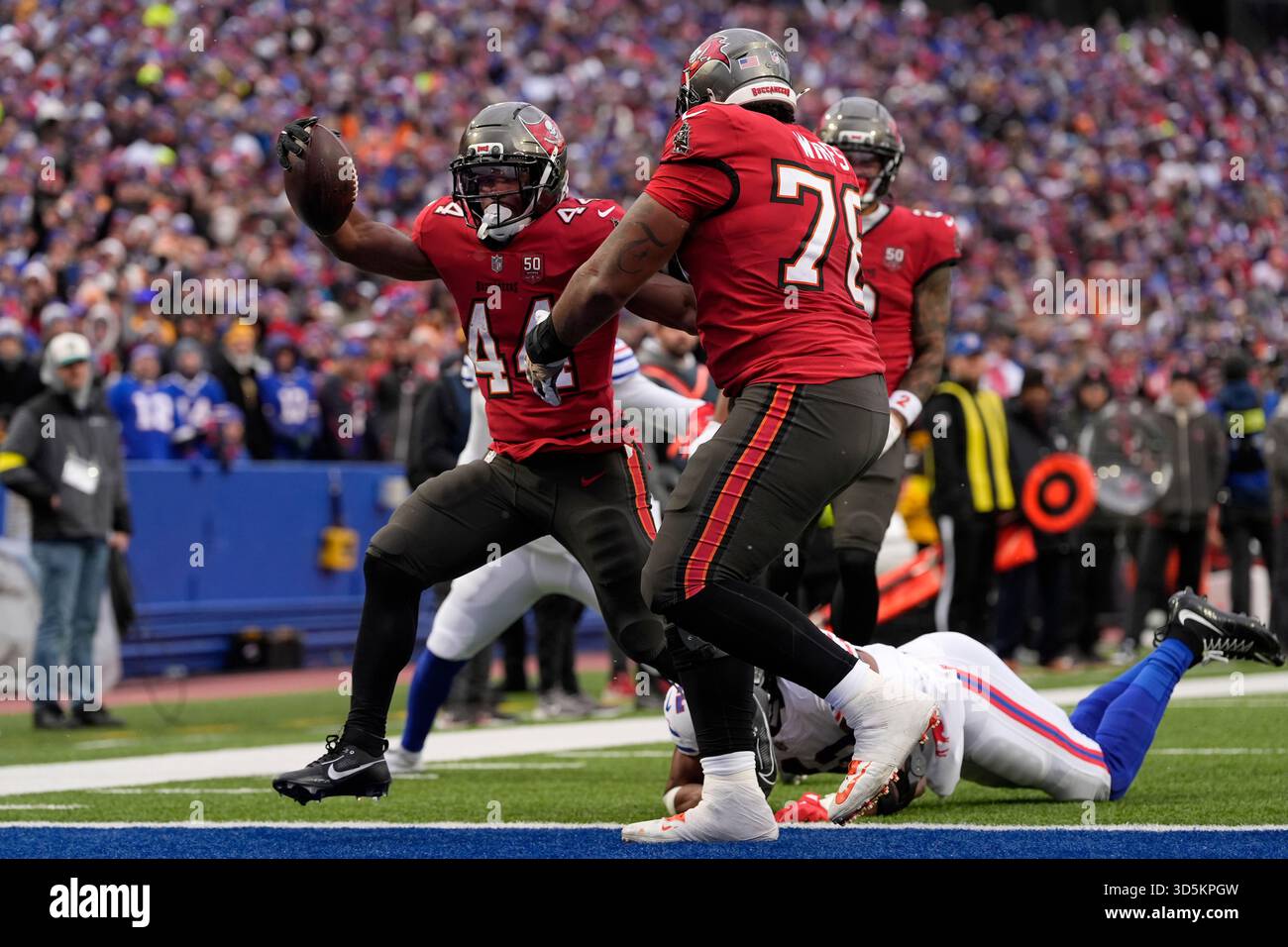 Tampa Bay Buccaneers running back Sean Tucker (44) scores a touchdown ...