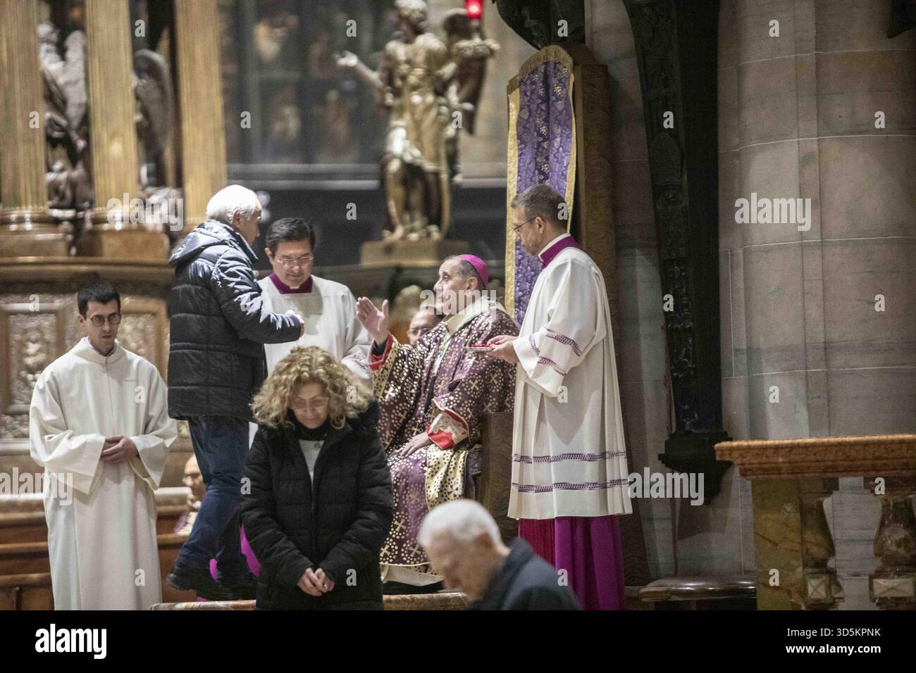 Milan Cathedral: Eucharistic celebration at the beginning of Advent ...