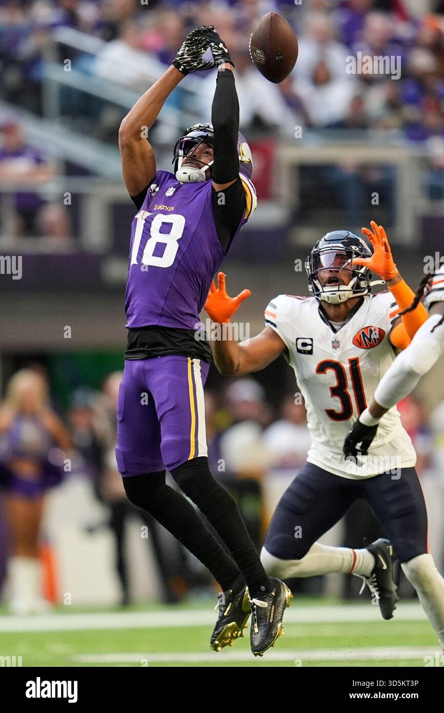 Minnesota Vikings wide receiver Justin Jefferson (18) misses a pass ...