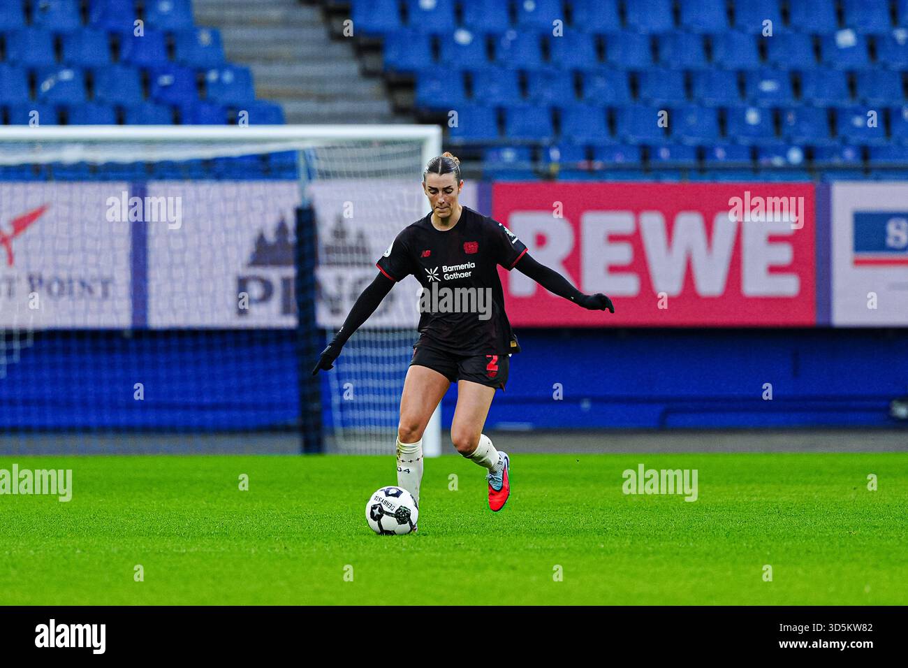 Selina Ostermeier (Bayer 04 Leverkusen, #02) GER, Hamburger SV vs. Bayer 04 Leverkusen, Frauen ...
