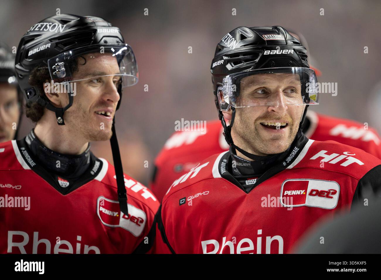 Gregor Macleod (Cologne Sharks, Forward, #89); Frederik Storm (Cologne ...