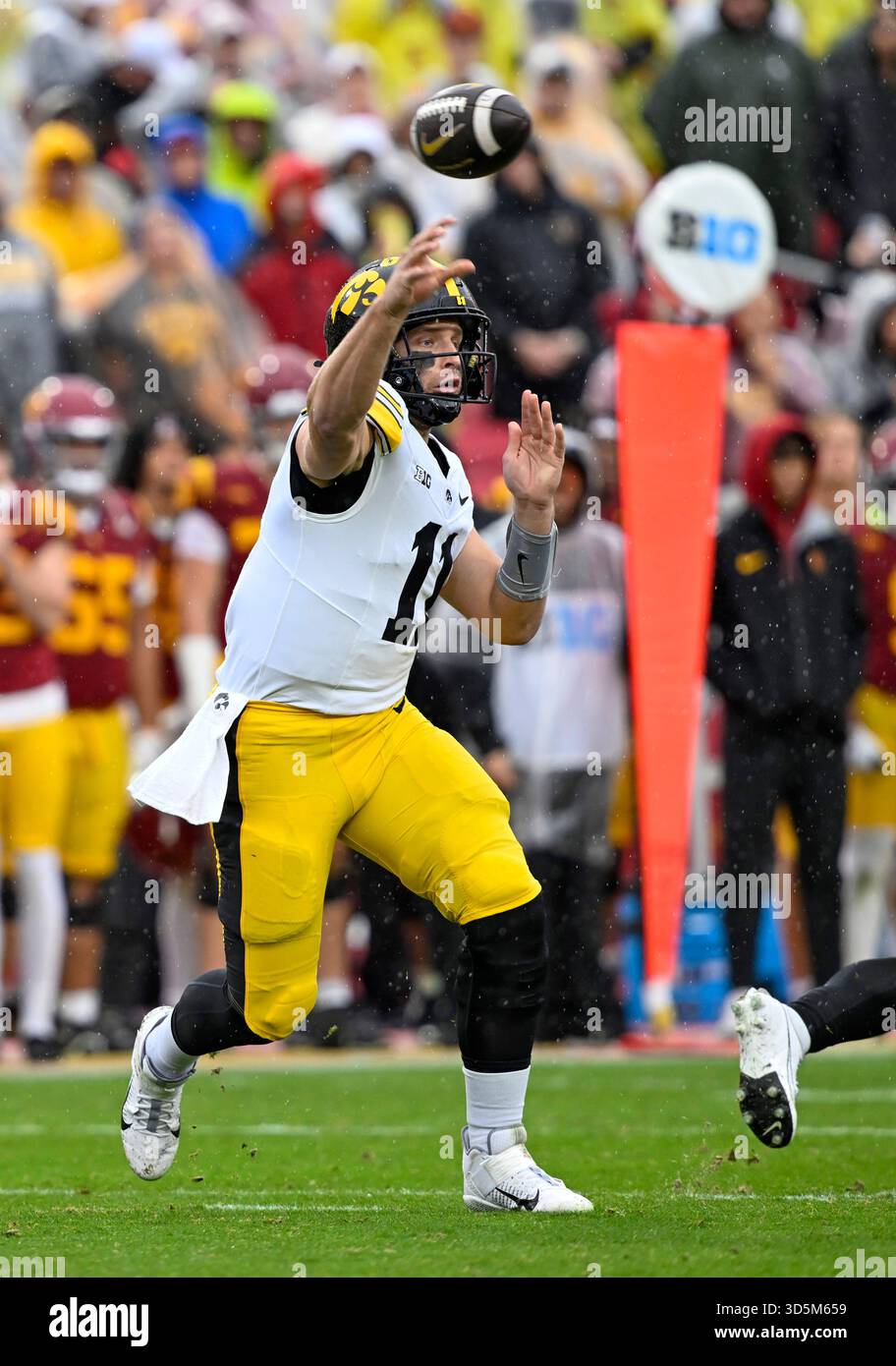November 15, 2025 Iowa Hawkeyes quarterback Mark Gronowski (11) throws ...