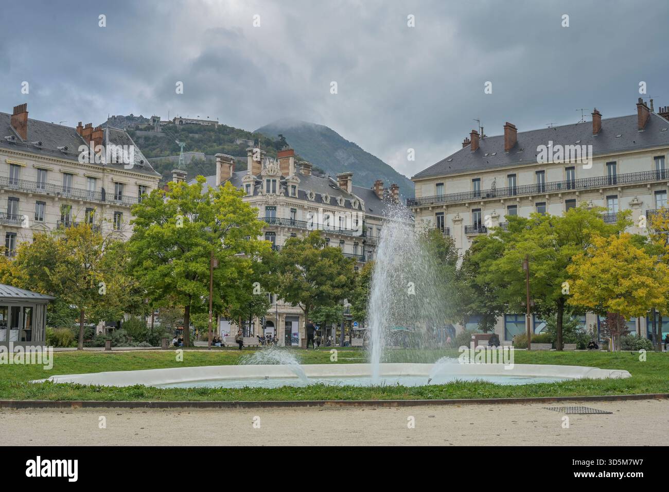 Springbrunnen, Park, Jardin Place Victor Hugo, Altstadt, Grenoble ...