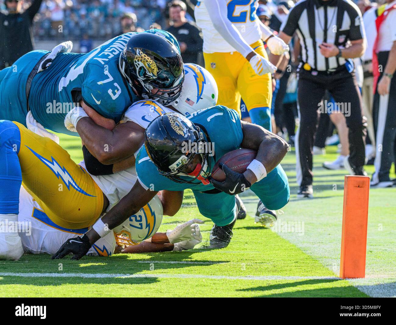 November 16, 2025: Jacksonville Jaguars running back Travis Etienne Jr ...