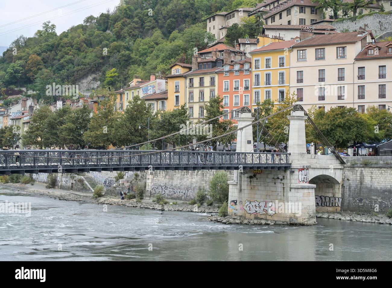 Fluss Drac, Passarelle Le Pont Saint-Laurent, Grenoble, Frankreich ...