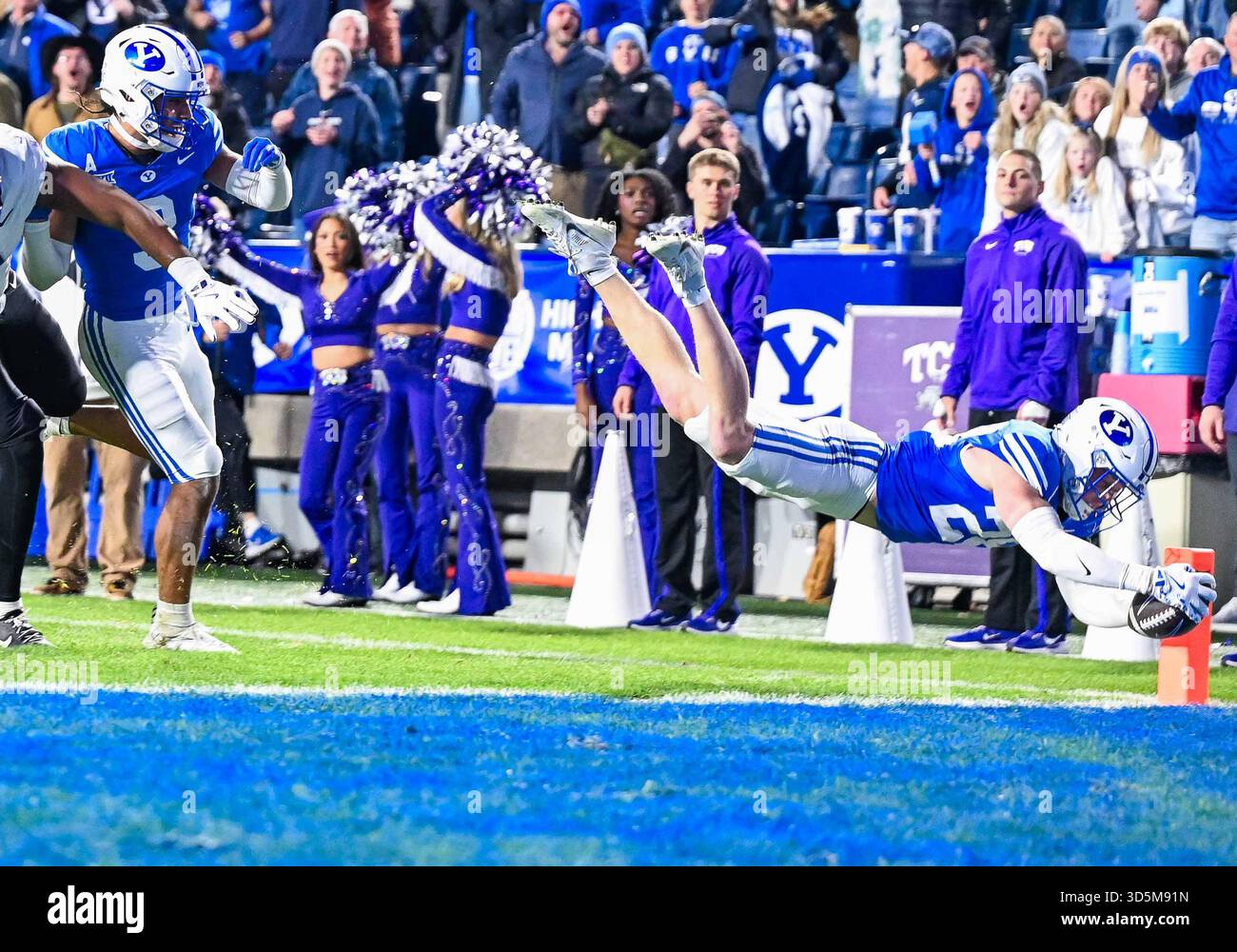 PROVO, UT - NOVEMBER 15: Brigham Young Cougars safety Tanner Wall (28 ...