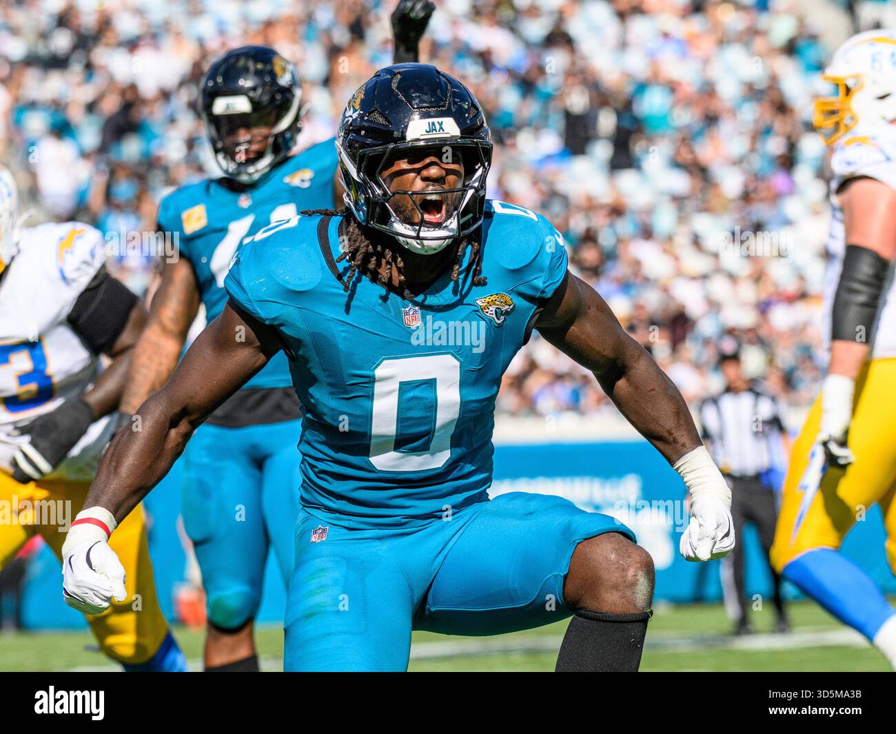 November 16, 2025: Jacksonville Jaguars linebacker Devin Lloyd (0 ...