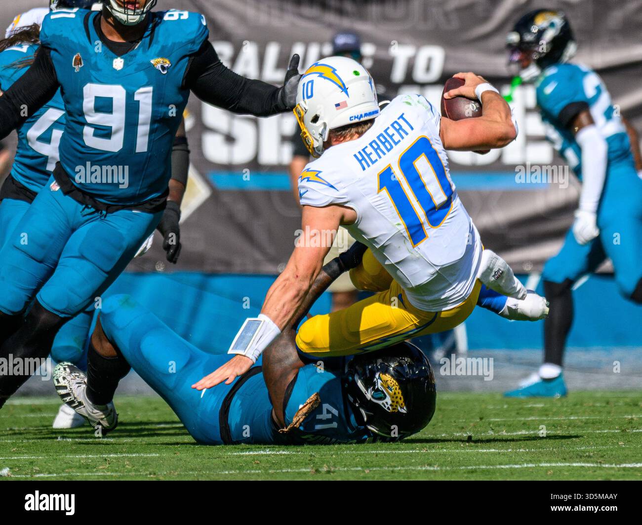 November 16, 2025: Los Angeles Chargers quarterback Justin Herbert (10 ...