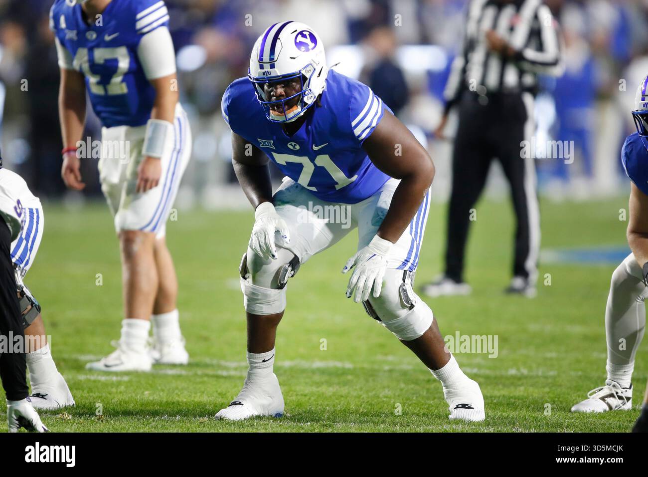 BYU offensive lineman Isaiah Jatta (71) prepares to block during the ...