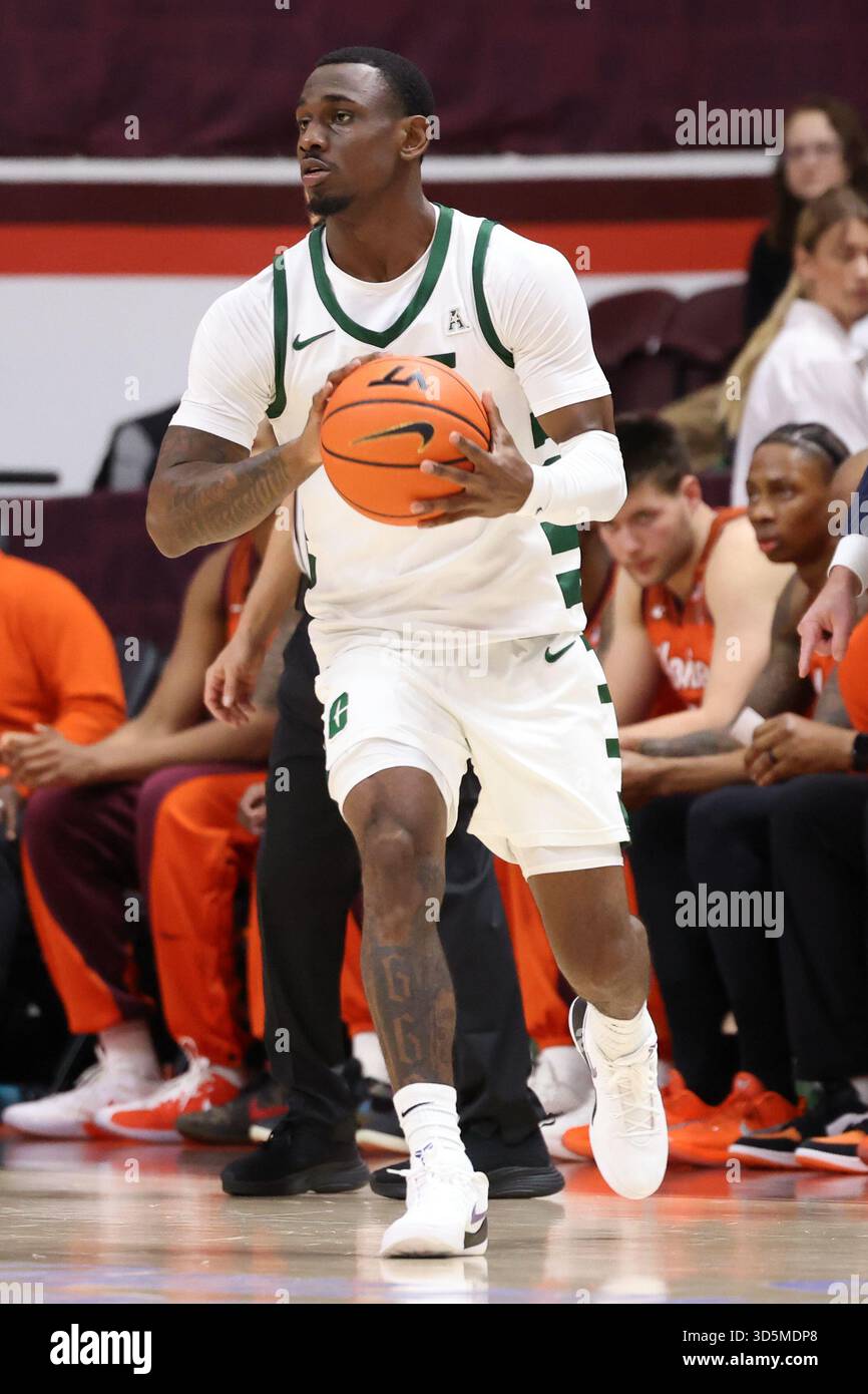 November 16, 2025: Charlotte 49ers guard Kylan Blackmon (1) looks to ...