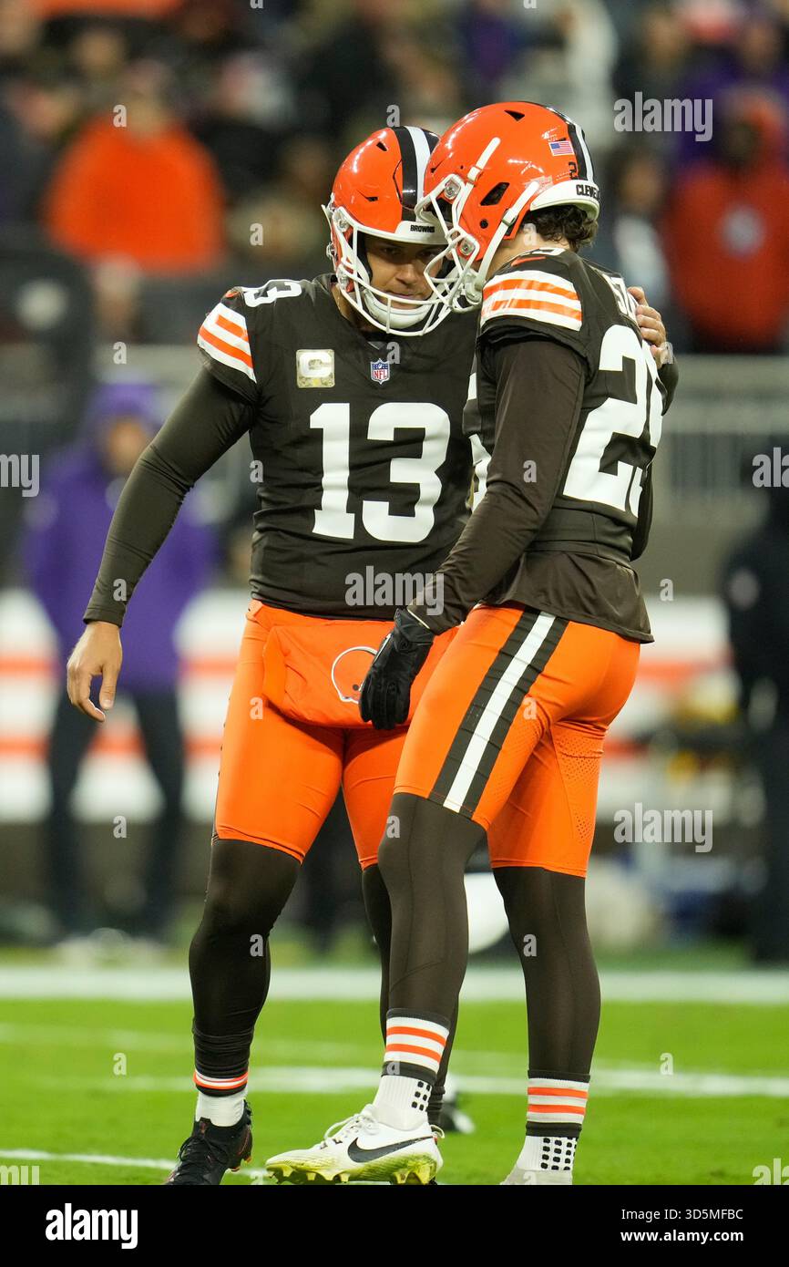 Cleveland Browns place kicker Andre Szmyt (25) is congratulated by ...