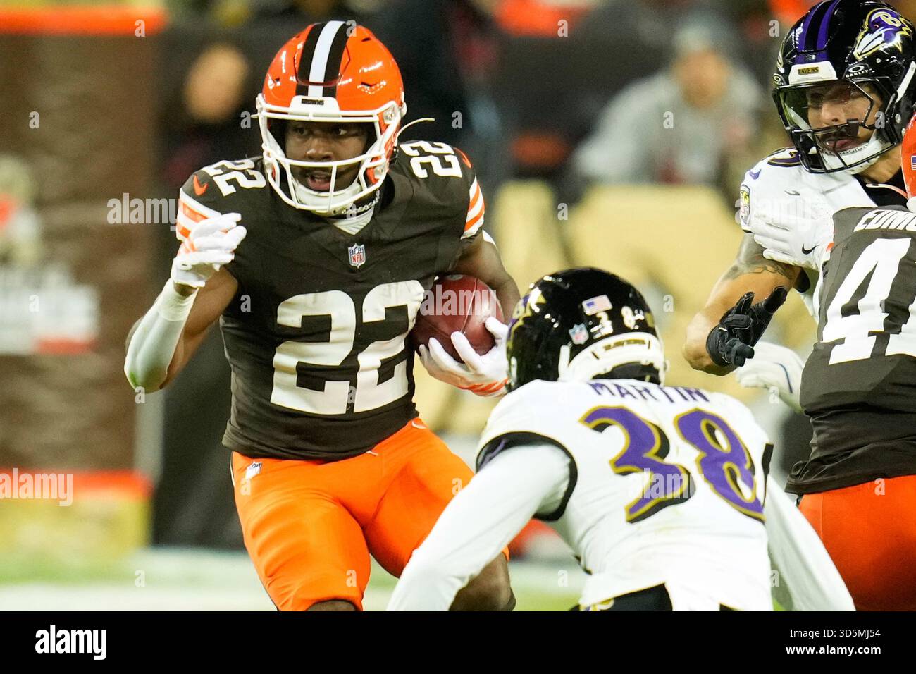 Cleveland Browns running back Dylan Sampson (22) runs the ball as ...