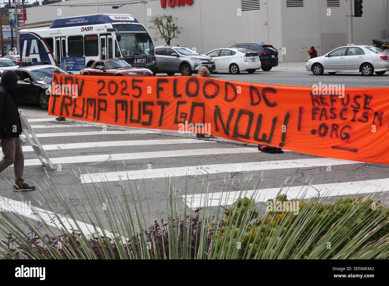 Photo by: gotpap/STAR MAX/IPx 2025 11/16/25 A Flood DC Banner is seen ...