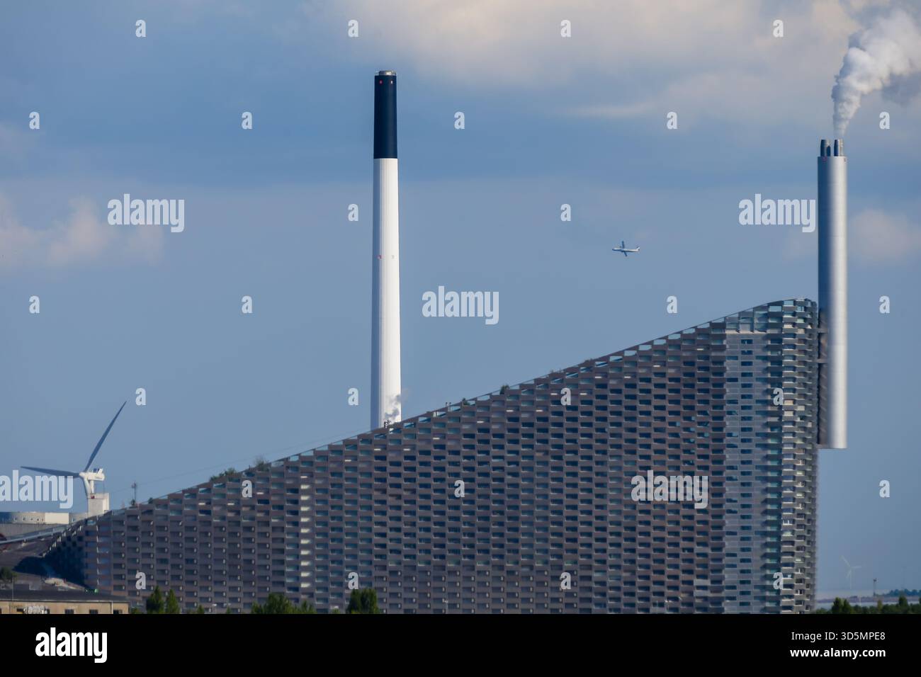 CopenHill waste-to-energy plant and ski slope rising above Copenhagen’s ...