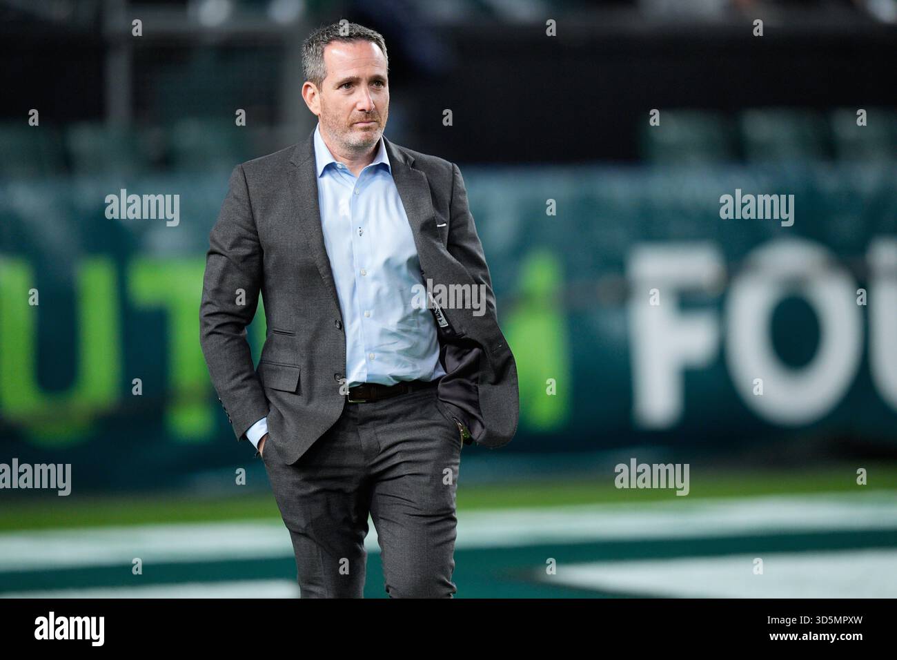 Philadelphia Eagles general manager Howie Roseman watches warm ups ...